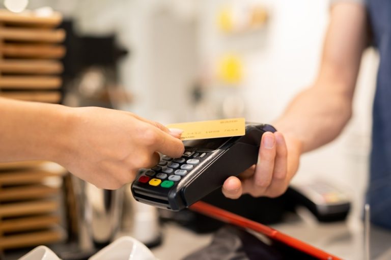 5 Ways to Improve Customer Experience with a POS Machine